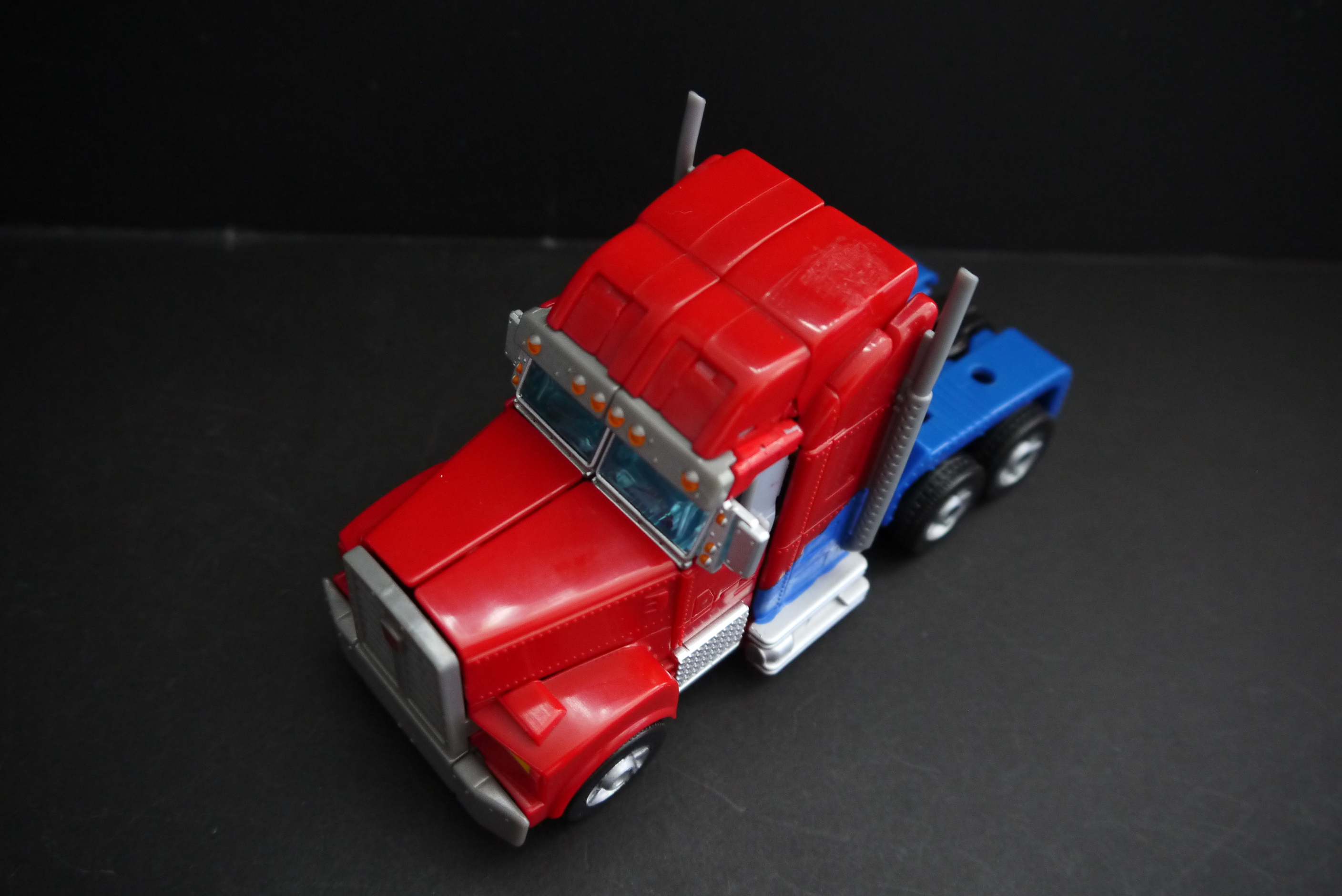 Transformers Prime Voyager Optimus Prime – Supar Robo