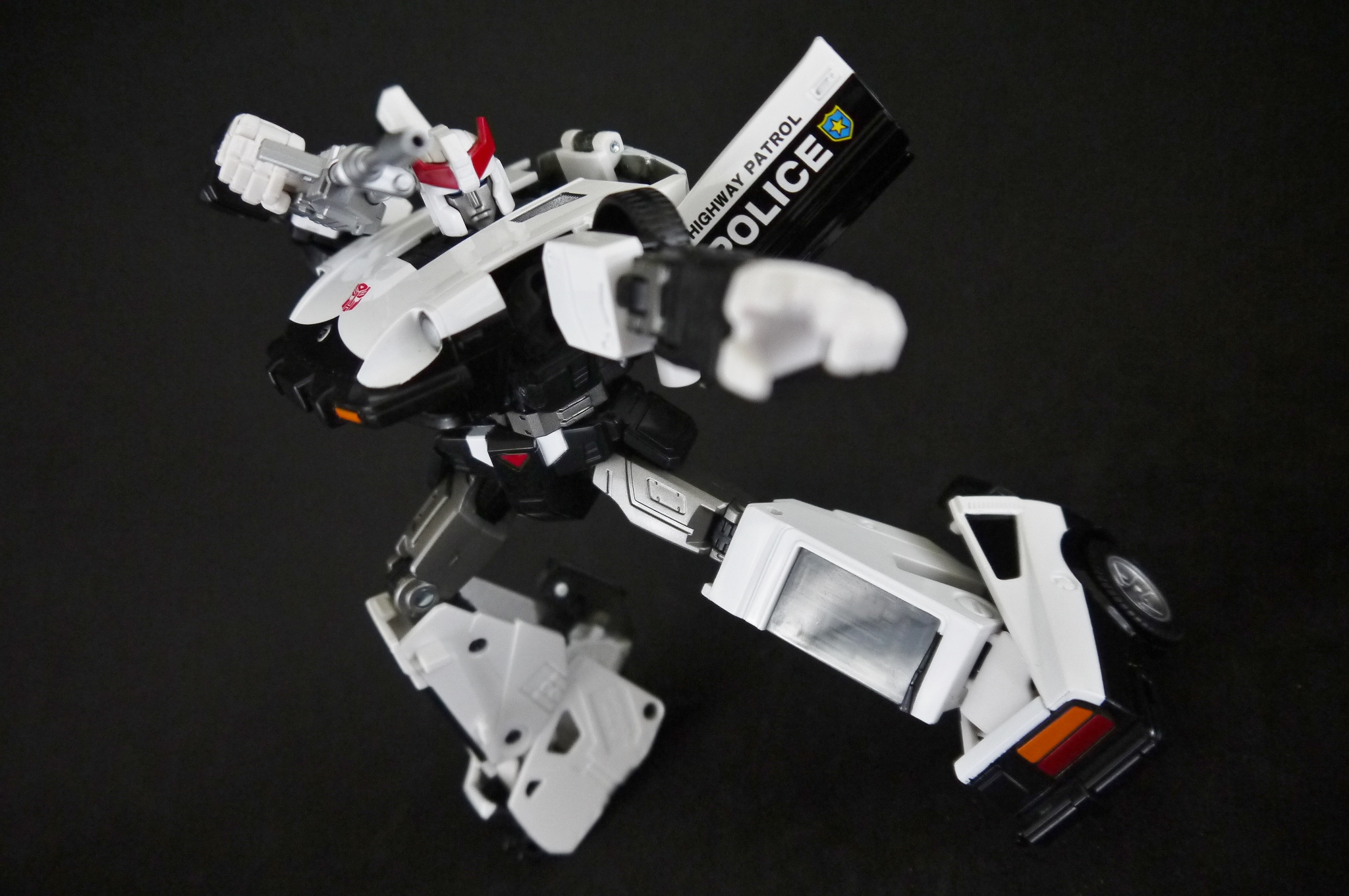 MP-17 Masterpiece Prowl – Supar Robo