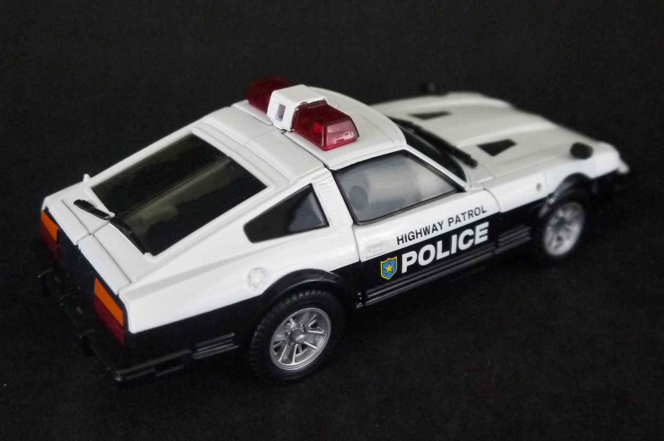 MP-17 Masterpiece Prowl – Supar Robo