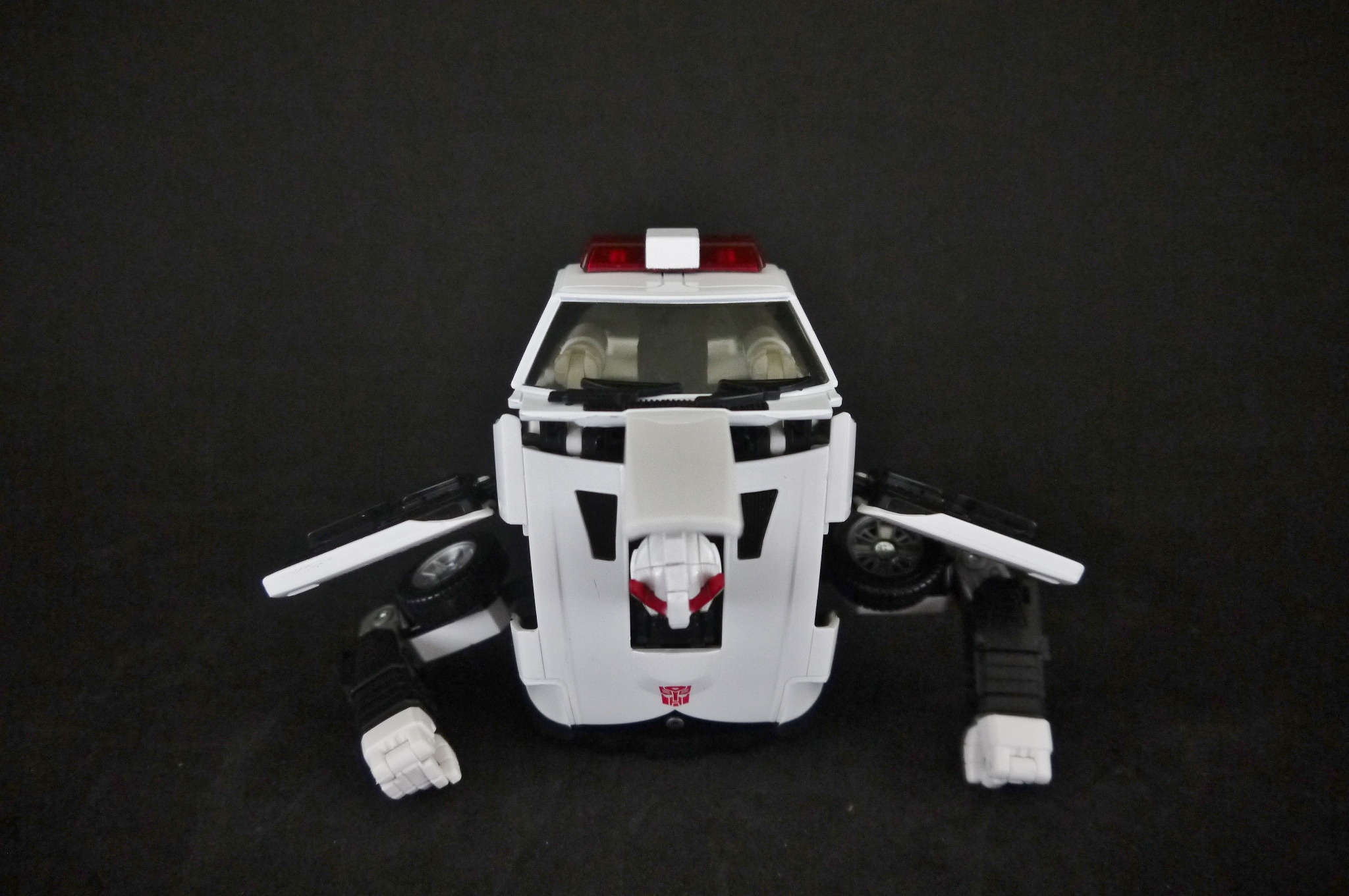 MP-17 Masterpiece Prowl – Supar Robo