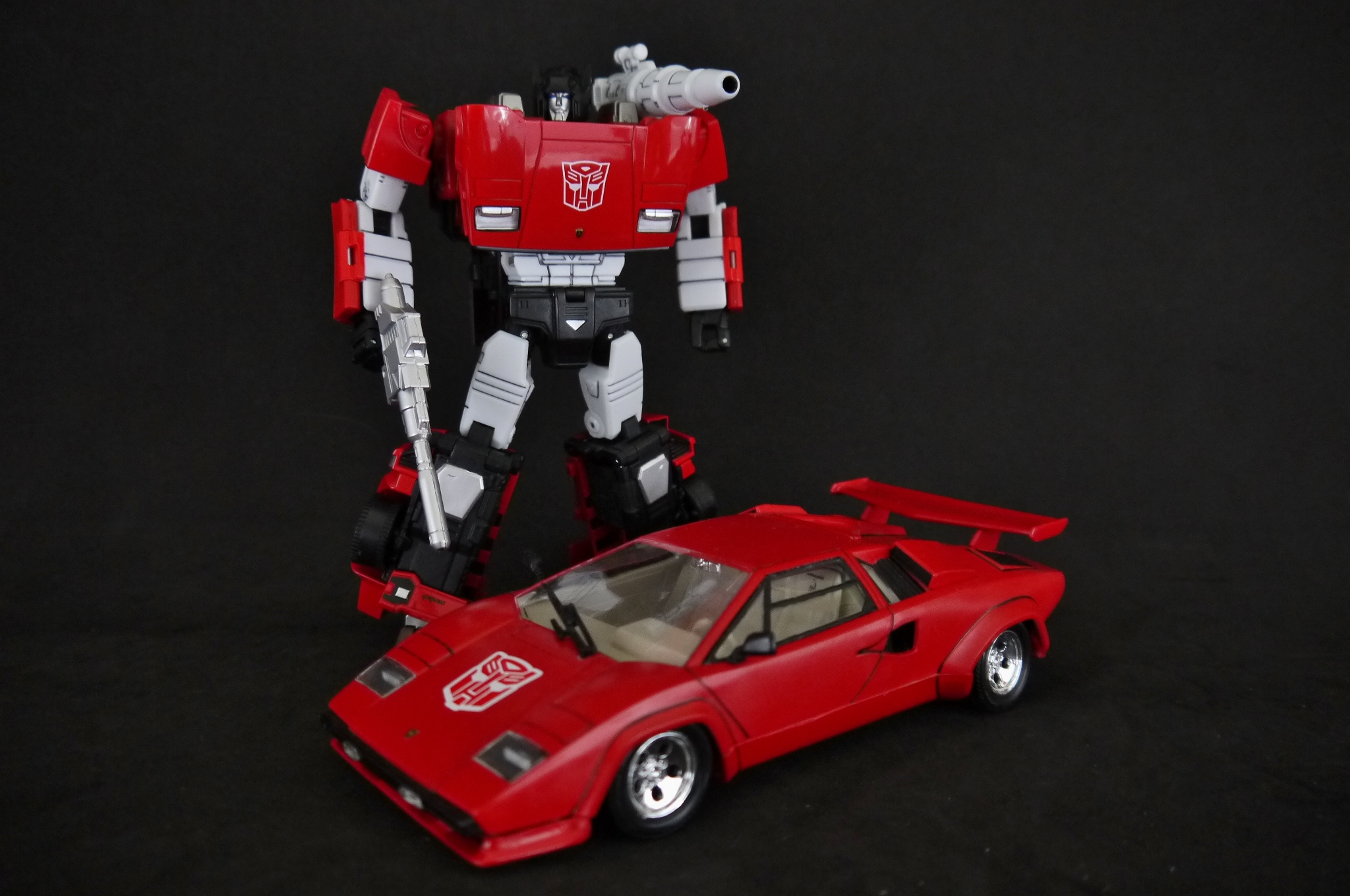 MP-12 Masterpiece Sideswipe (Lambor) – Supar Robo