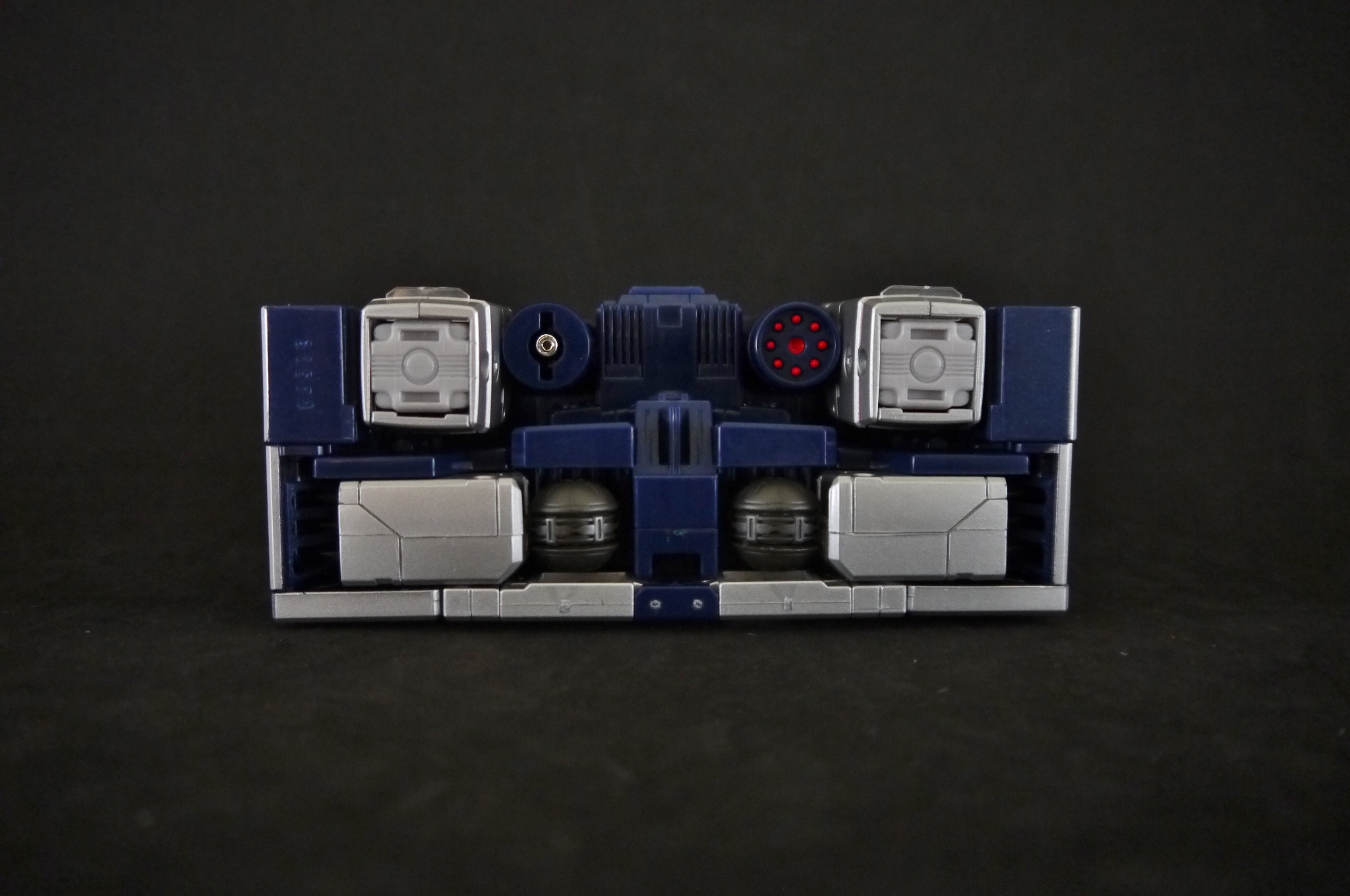 MP-13 Masterpiece Soundwave (2013 TRU Exclusive) – Supar Robo