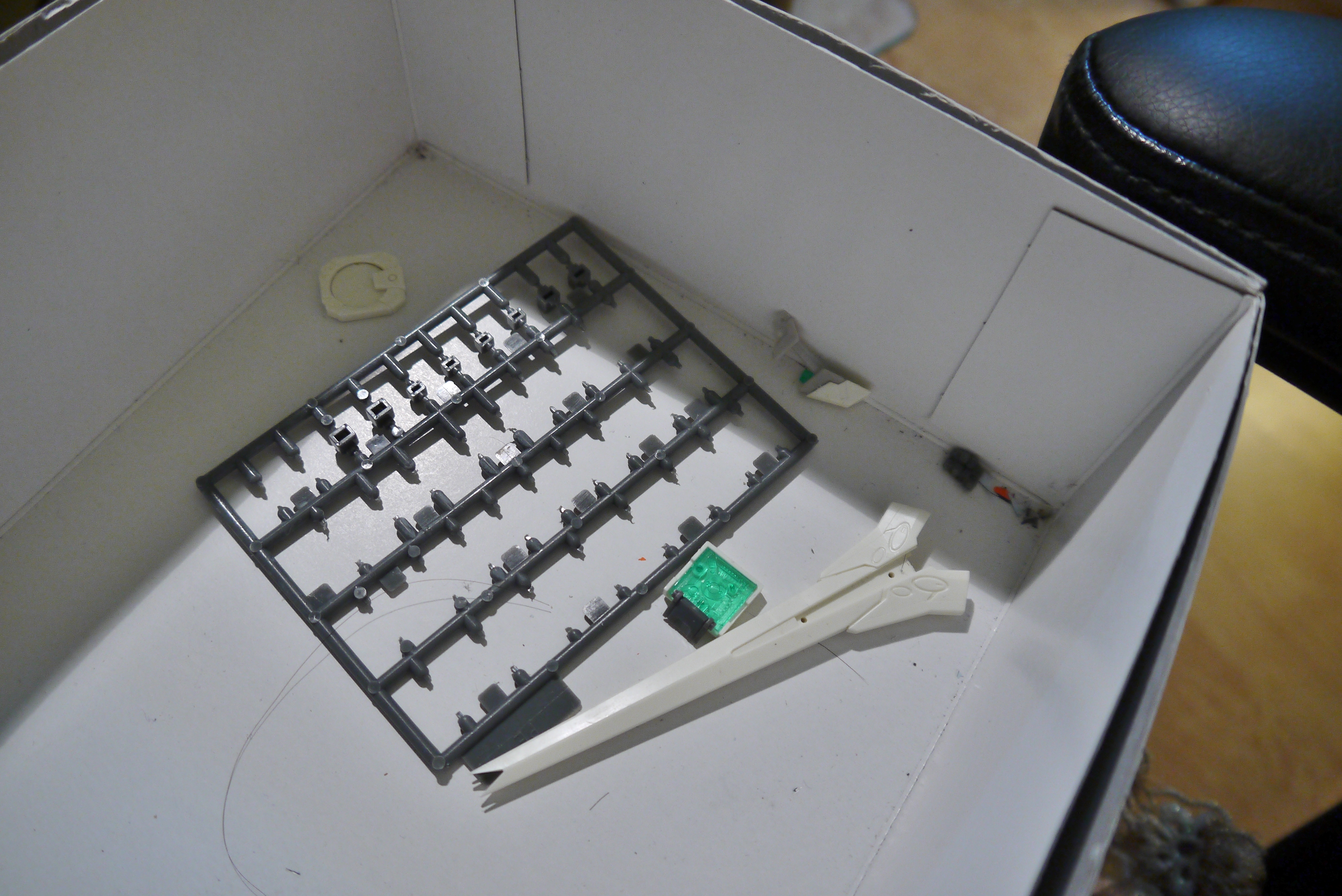 Hasegawa 1/100 Temjin 747 Type a8 “White Rainbow Knight” – Supar Robo