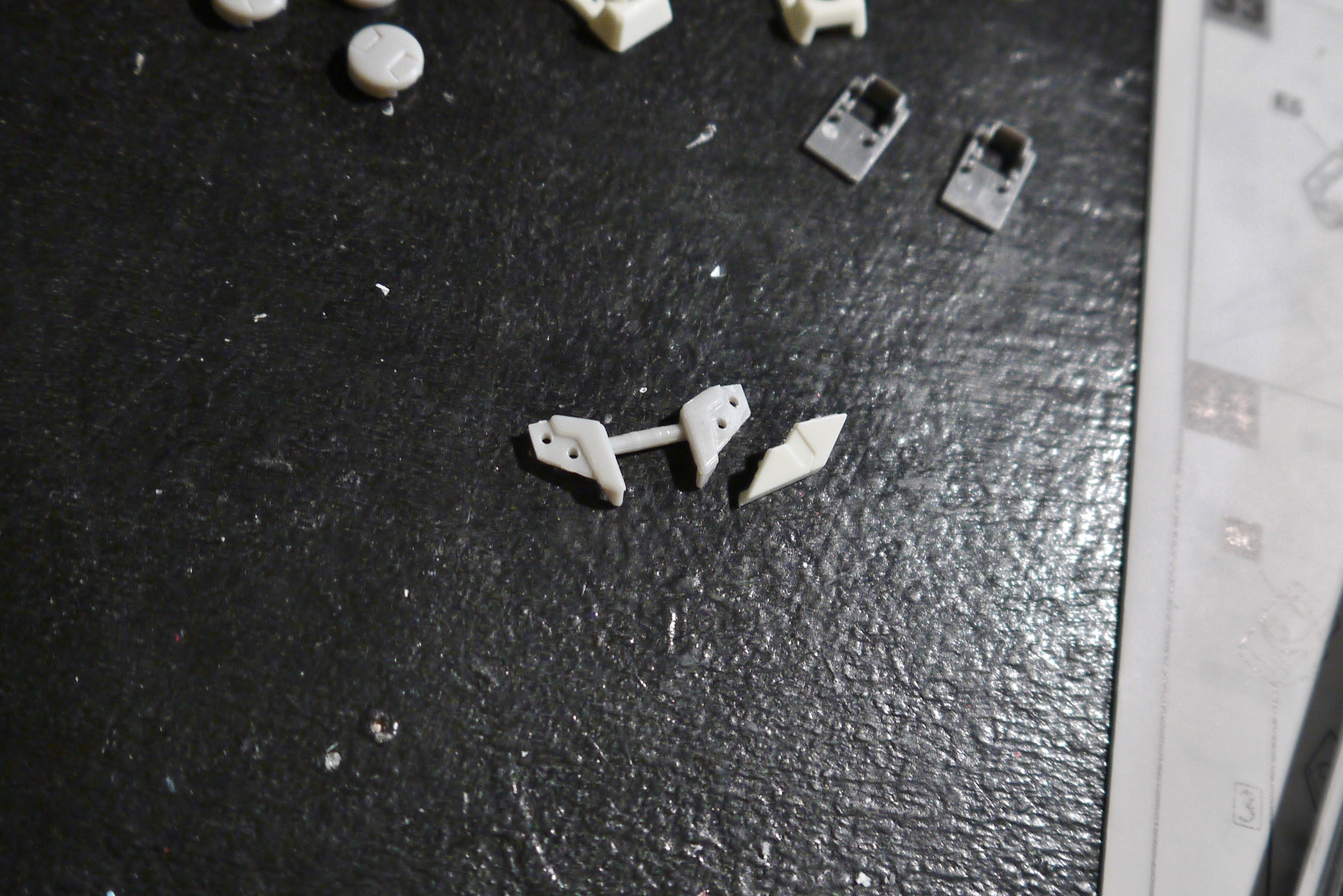 Hasegawa 1/100 Temjin 747 Type a8 “White Rainbow Knight” – Supar Robo