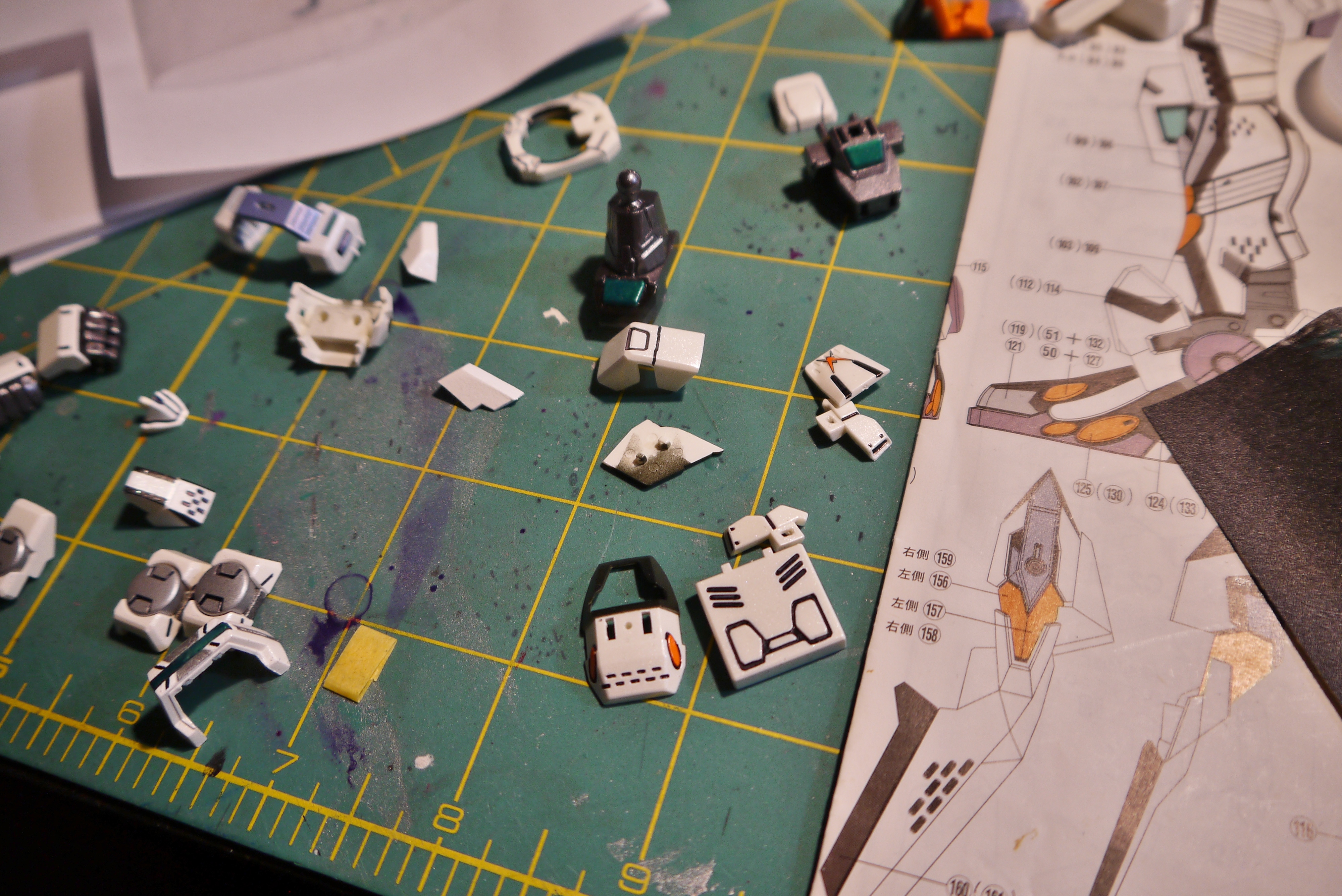 Hasegawa 1/100 Temjin 747 Type a8 “White Rainbow Knight” – Supar Robo