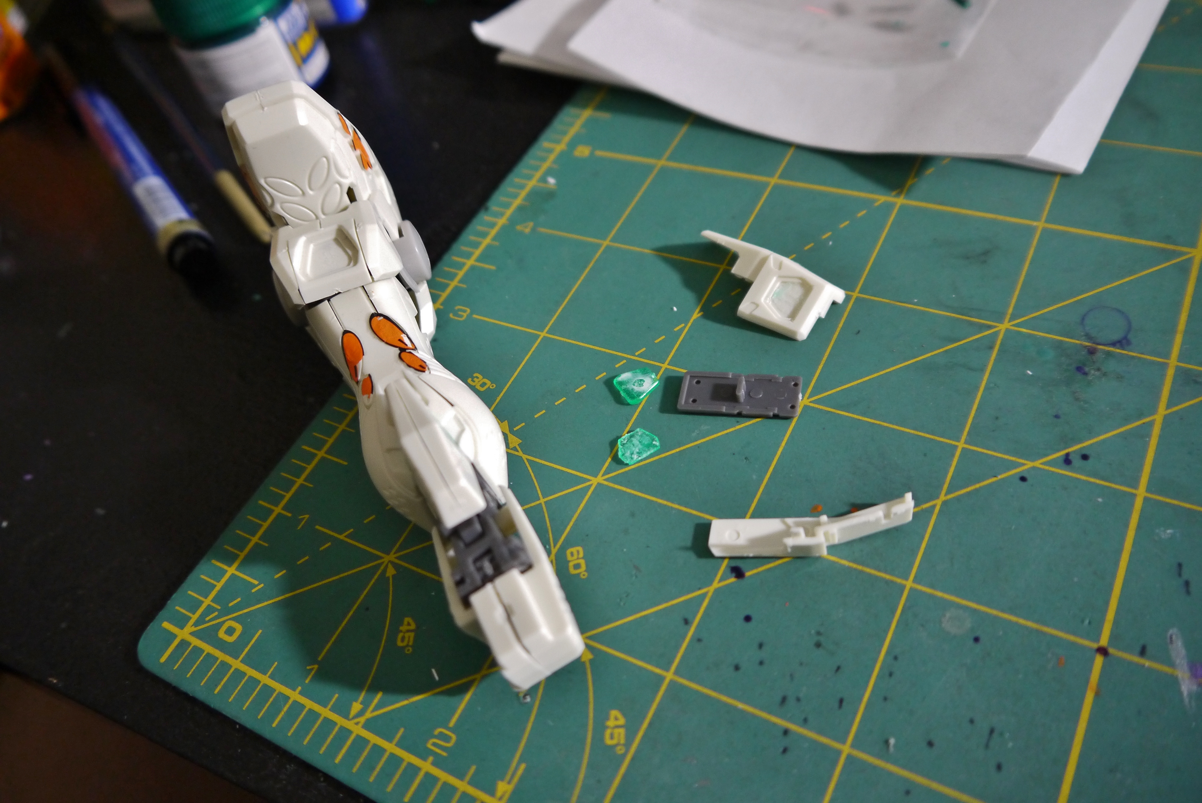 Hasegawa 1/100 Temjin 747 Type a8 “White Rainbow Knight” – Supar Robo