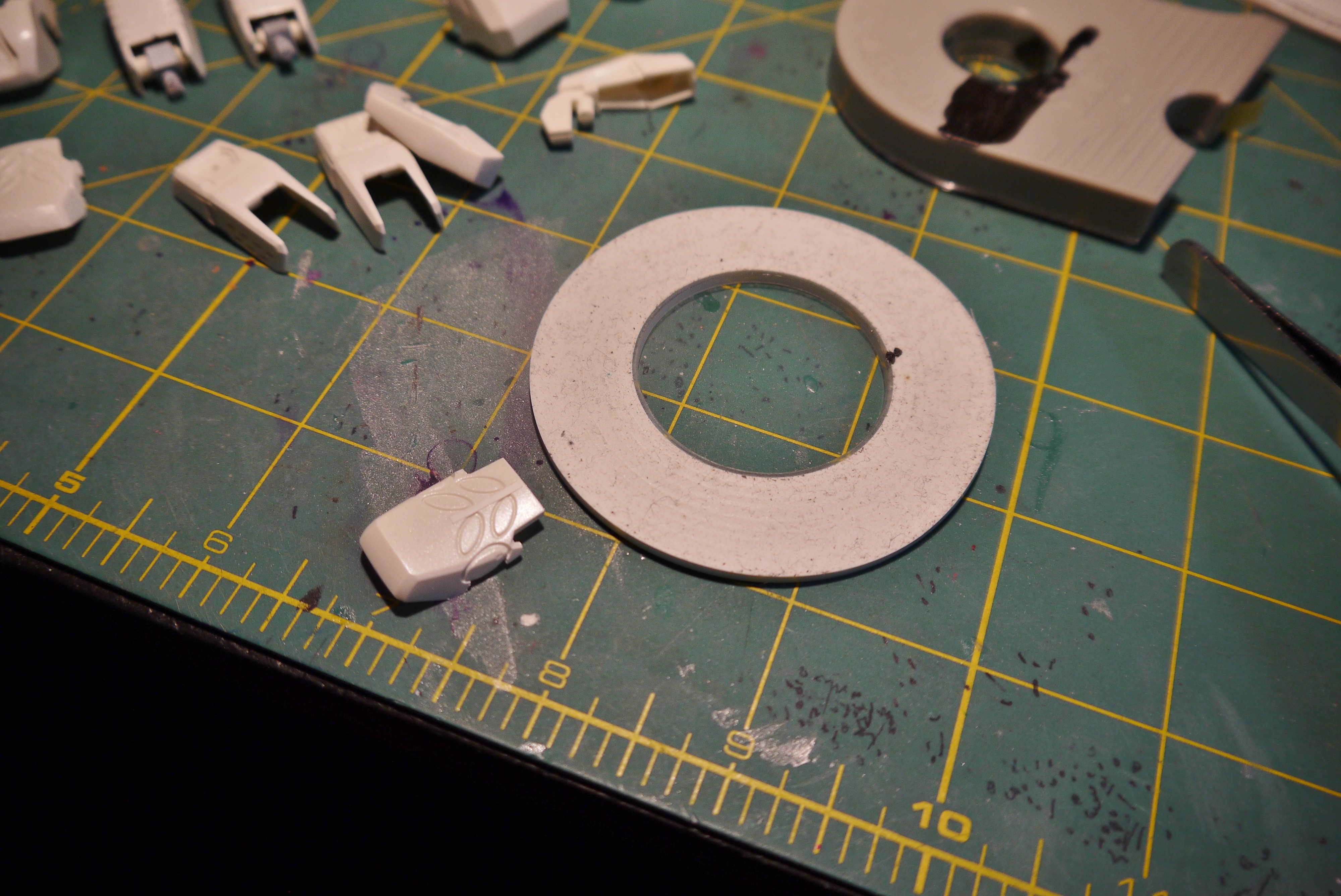 Hasegawa 1/100 Temjin 747 Type a8 “White Rainbow Knight” – Supar Robo