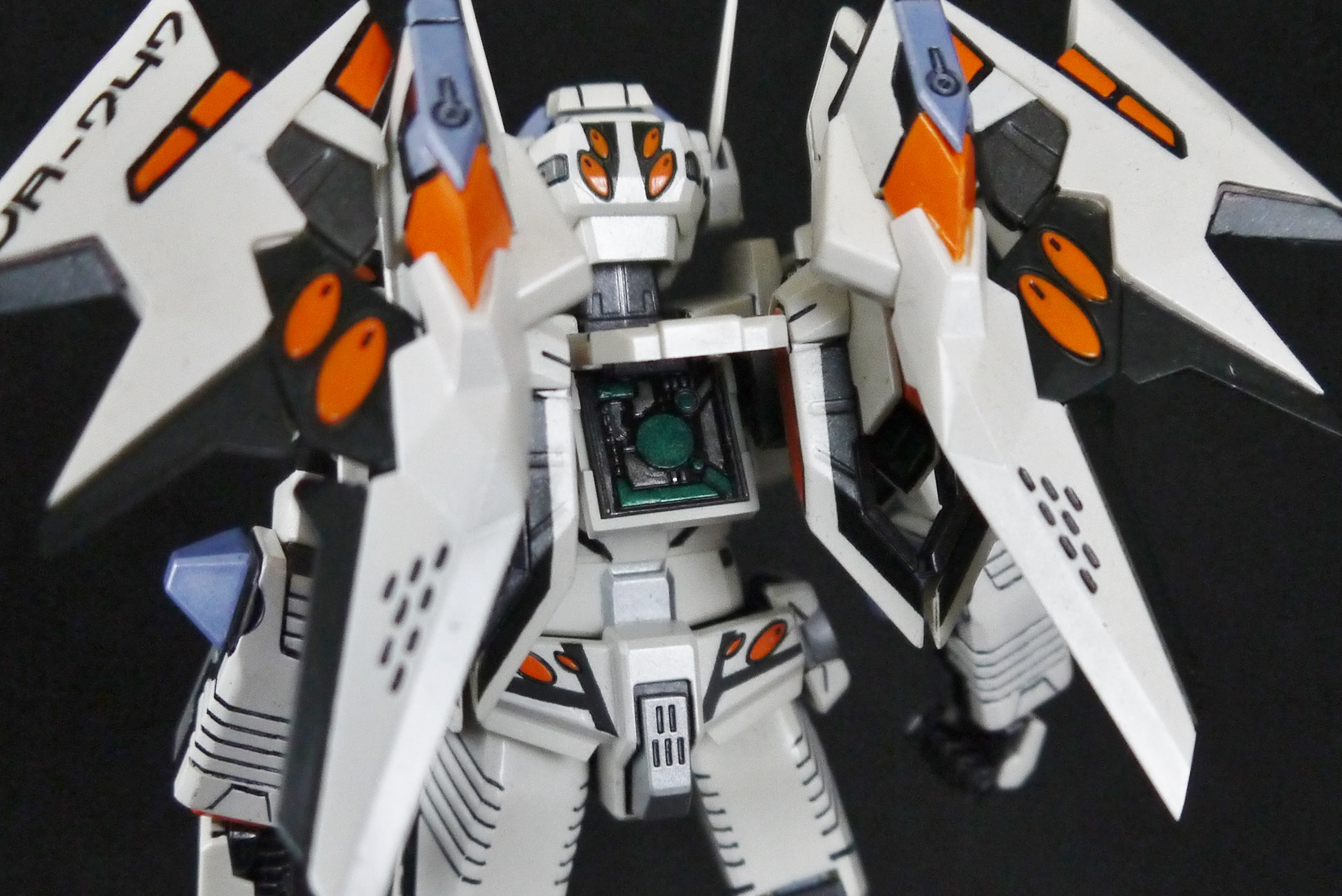 Hasegawa 1/100 Temjin 747 Type a8 “White Rainbow Knight” – Supar Robo