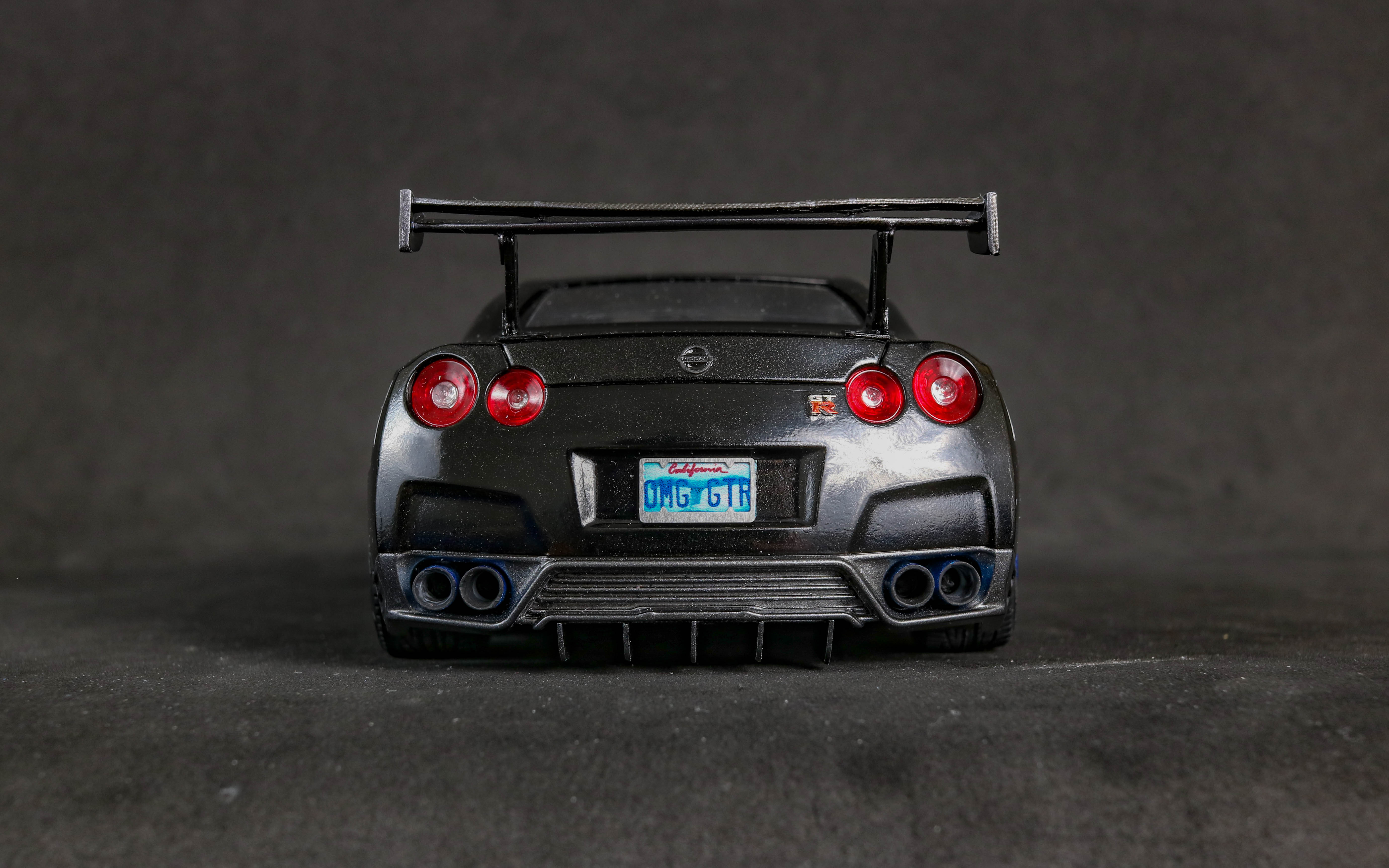 Aoshima Nissan GT-R (R35) ’14 Pure Edition – Supar Robo