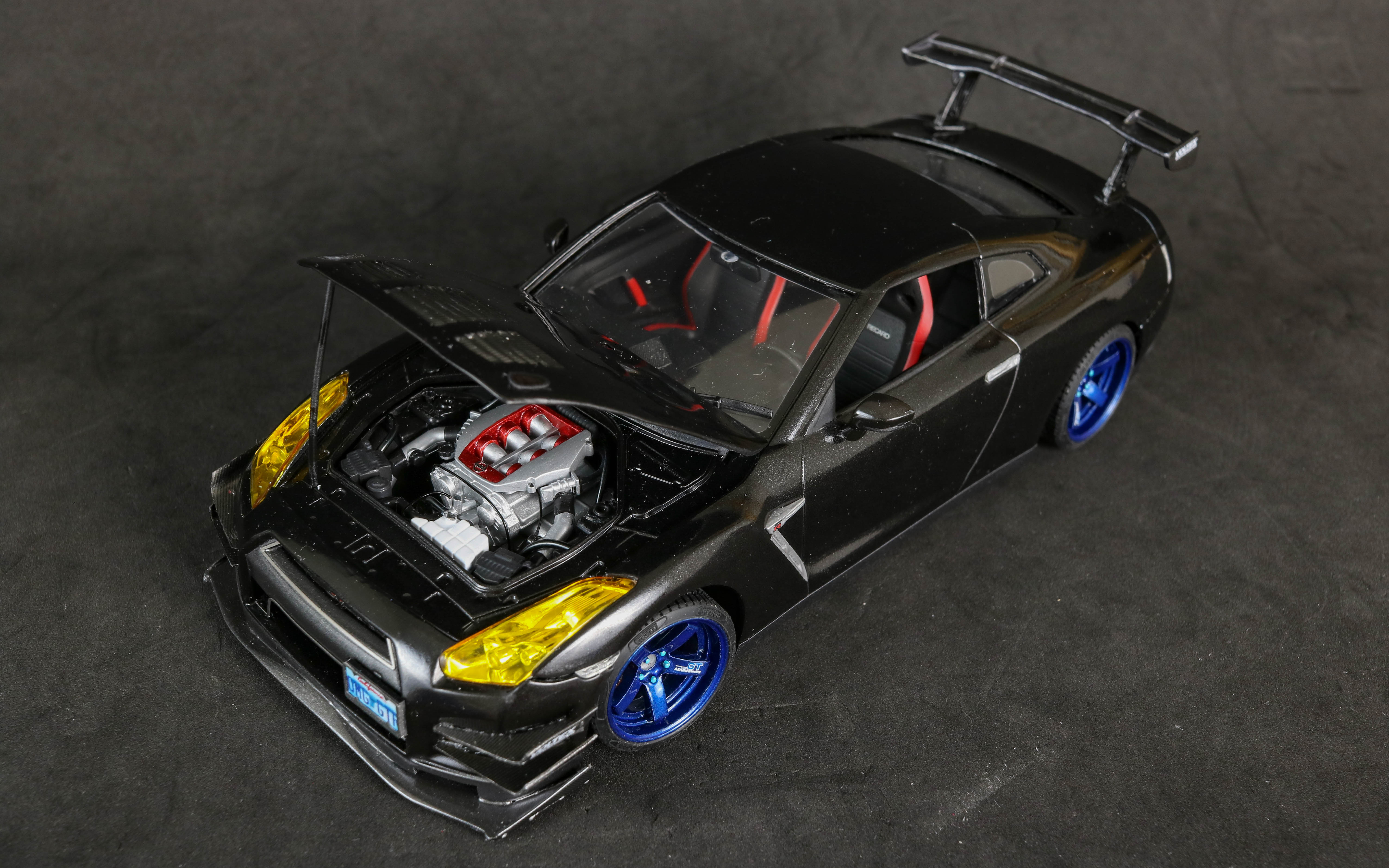 Aoshima Nissan GT-R (R35) ’14 Pure Edition – Supar Robo